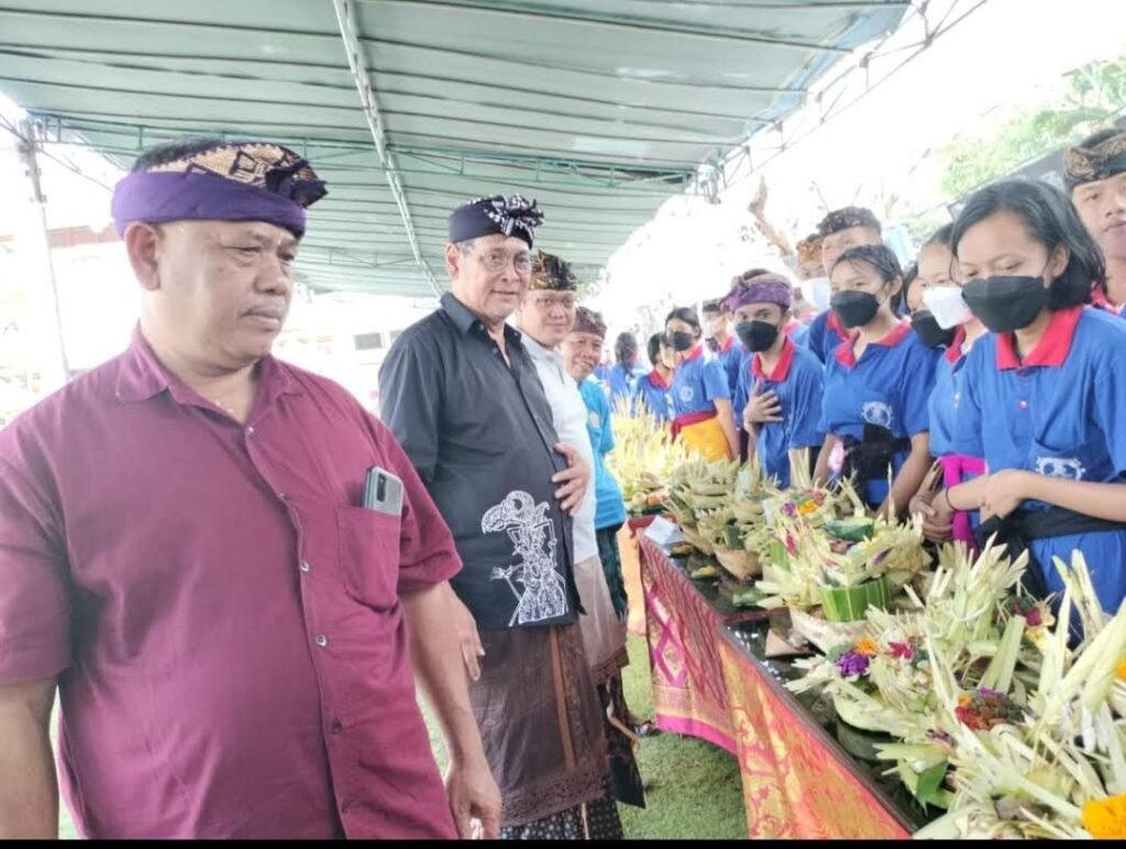 SMA Dwijemdra Denpasar Gelar Lomba Buat Banten Saraswati dan Pejati ... SMA Dwijemdra Denpasar Gelar Lomba Buat Banten Saraswati dan Pejati ...